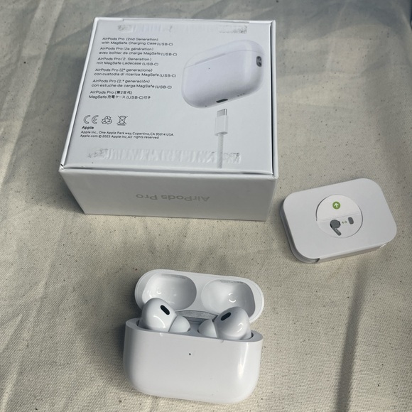 Apple | Headphones | Apple Airpods Pro White | Poshmark